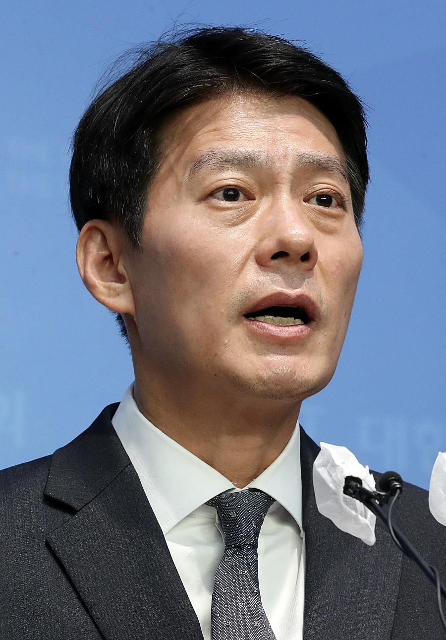 NewsRoom Exclusive >